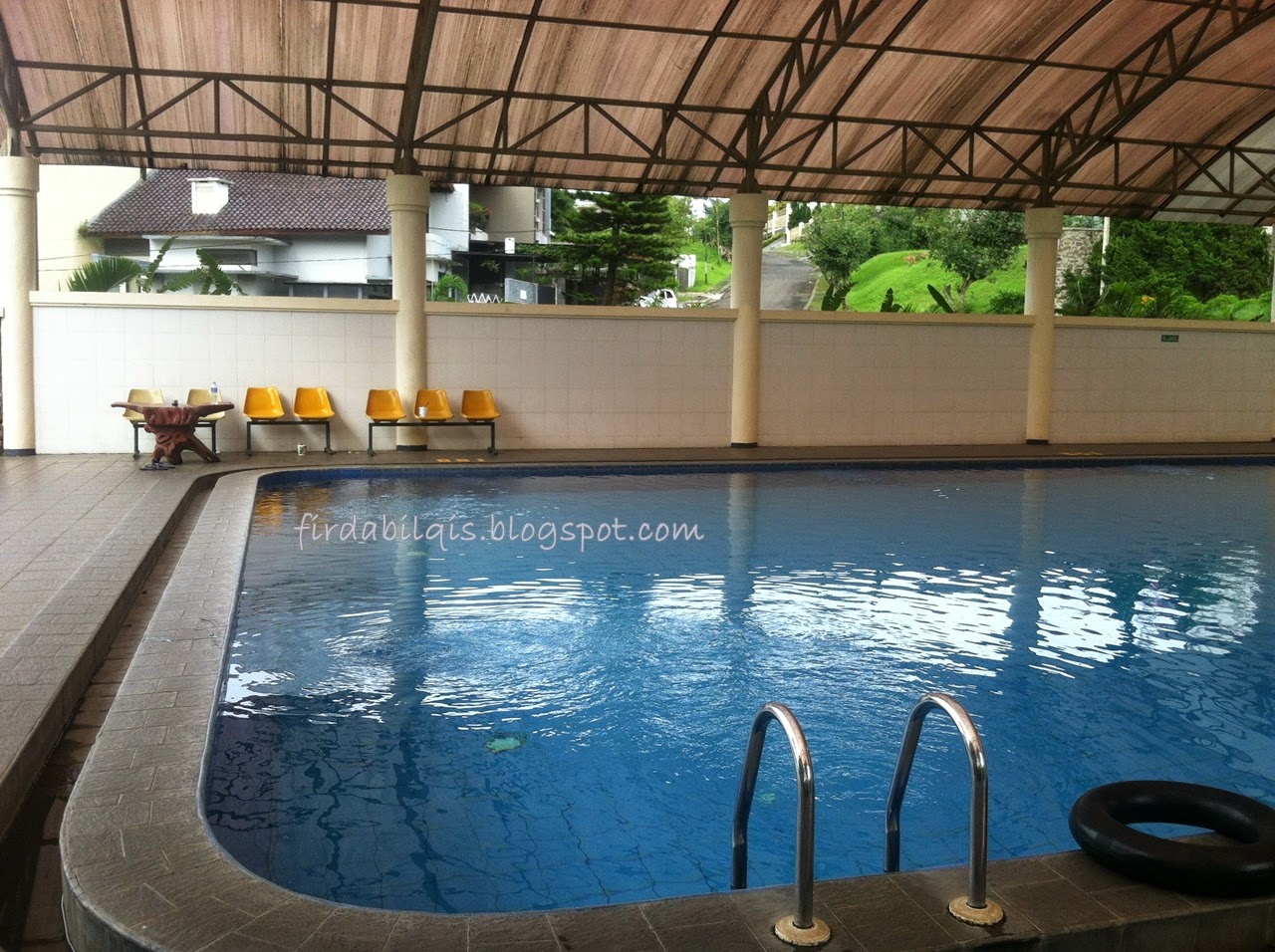 Let My Fingers Dance: Menggigil Cantik di Setiabudi Regency Swimming Pool