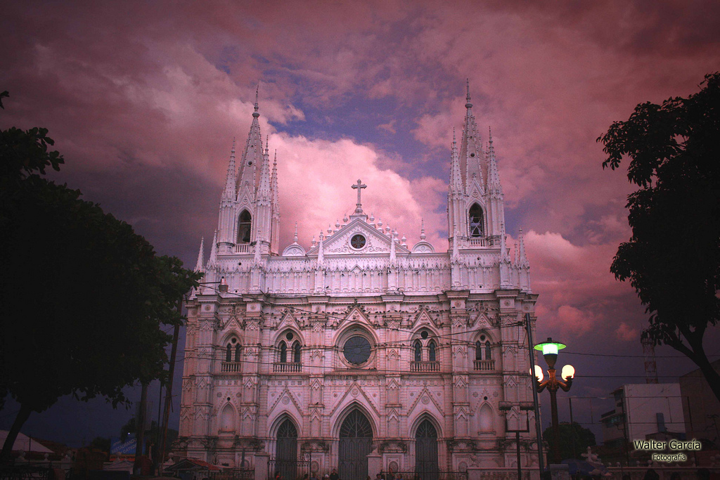 Lo màs Popular de El Salvador: Catedral de Santa Ana