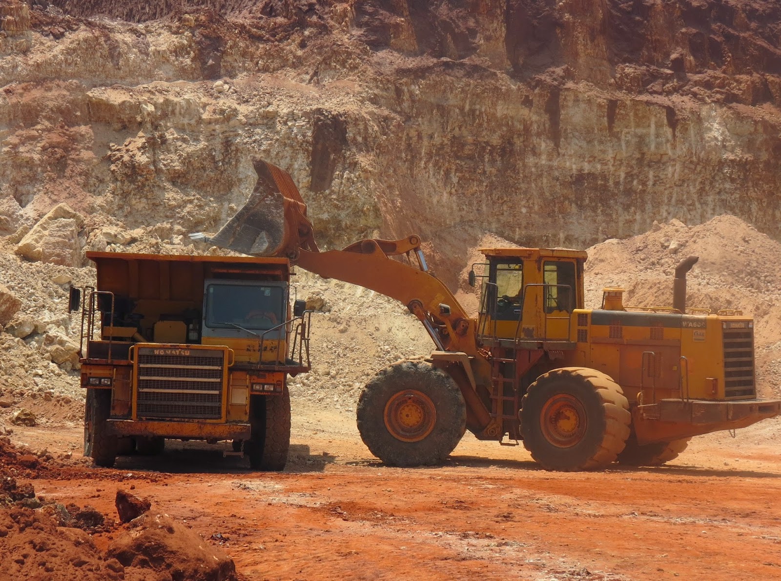Rukshan Maliq's Blog: Limestone Mining in Pictures