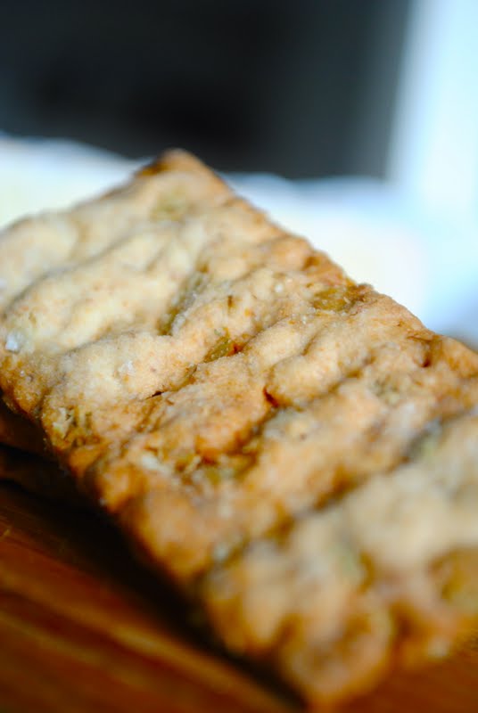 Saras delikatesser: Salta dinkelkex med pumpafrön