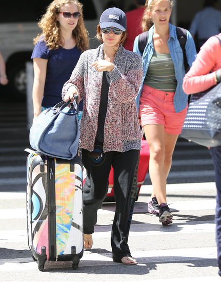 Rachel Bilson sorprende con un tatuaje en el cuello