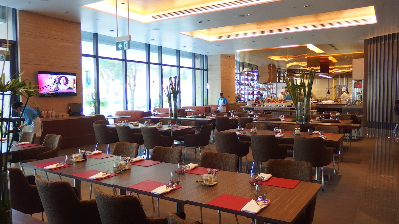 SuMMeR LoVes To Eat! Singapore Food Blog: Lunch Buffet at Escape ...