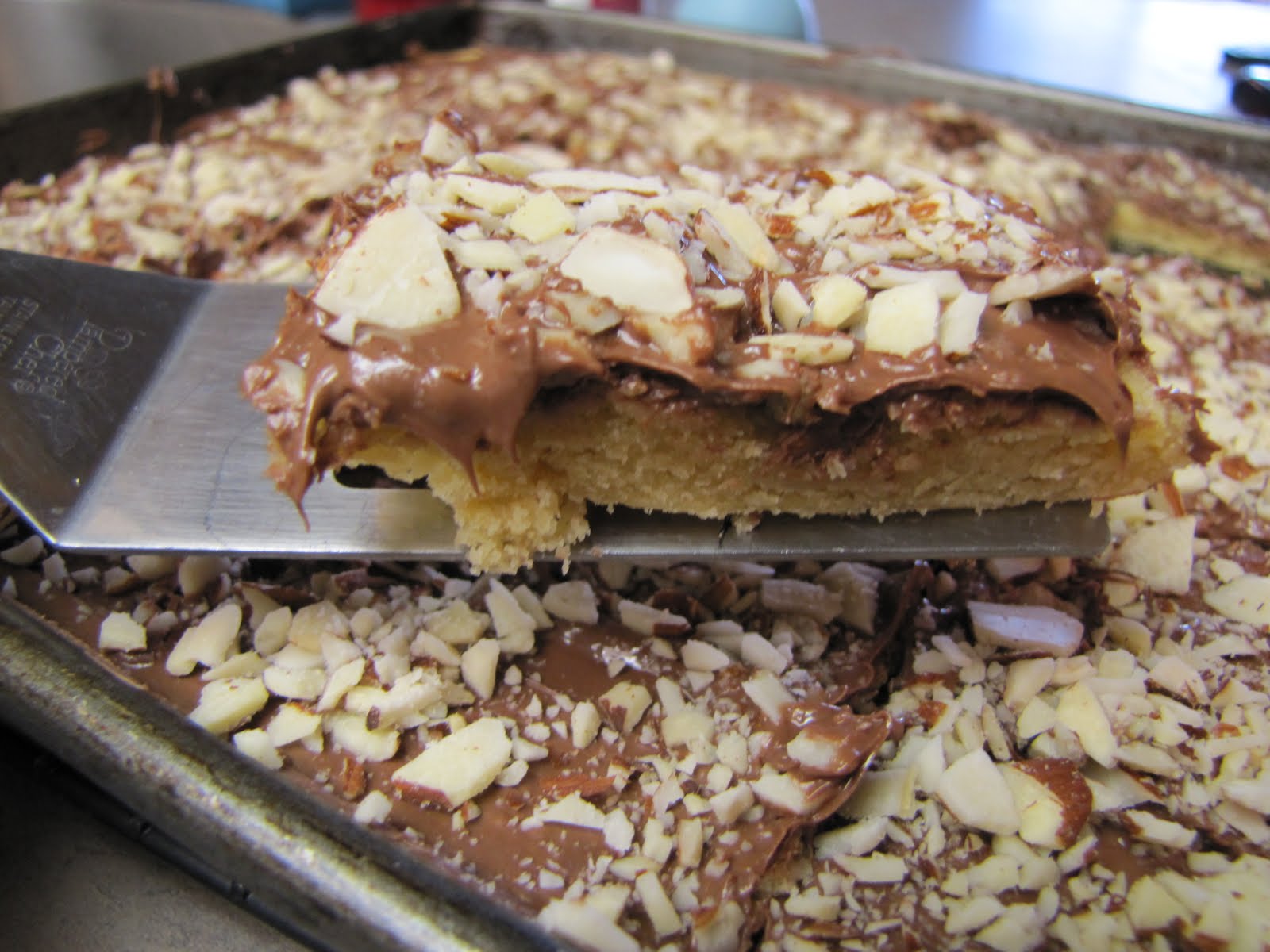 EatYourHeartOut: Almond Roca Cookies