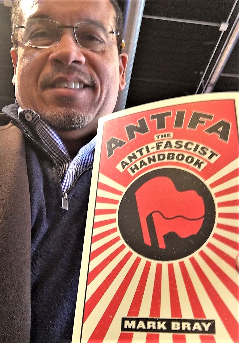 The Tunnel Wall: DNC Deputy Chair Keith Ellison Poses with Antifa Book