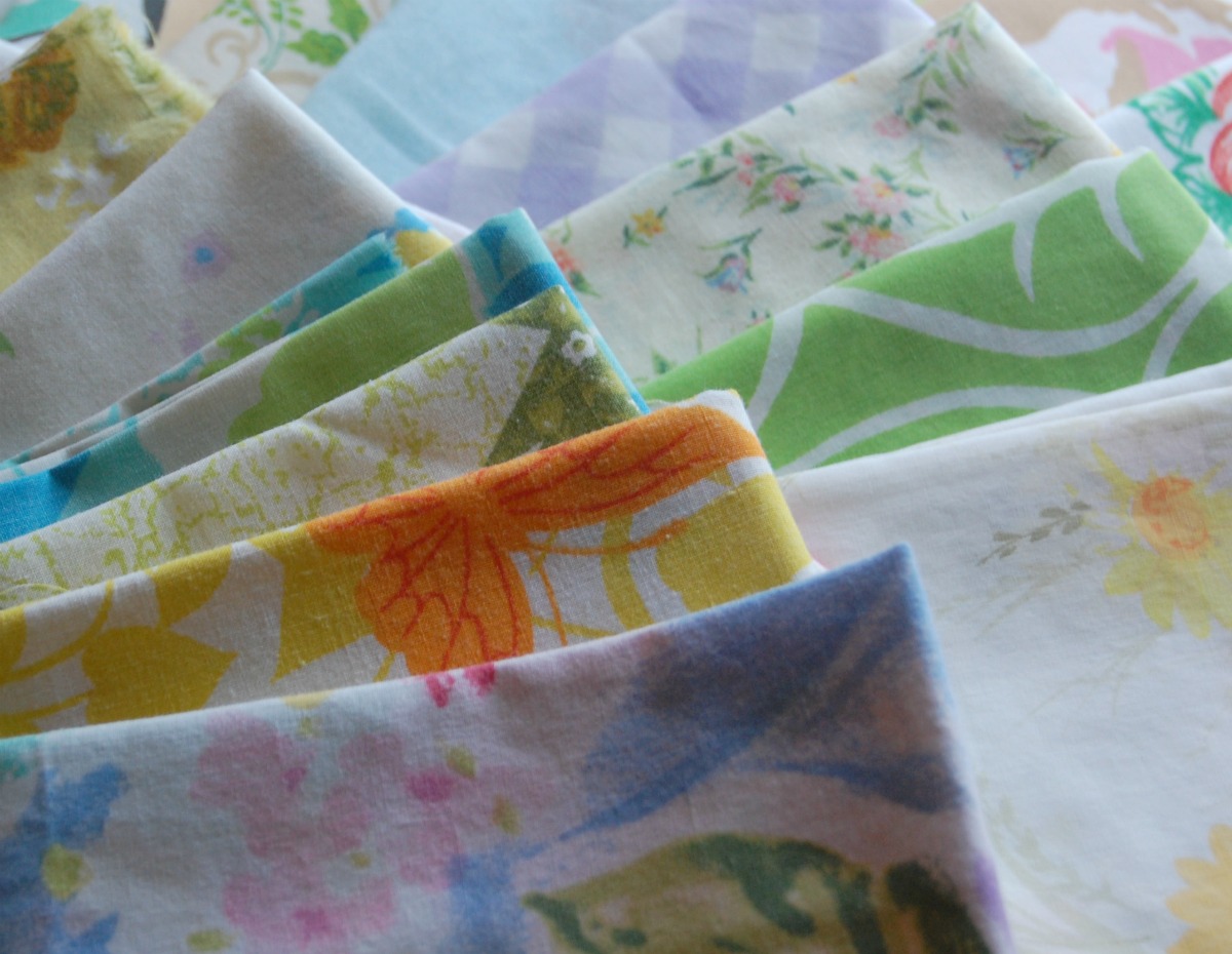 happy little cottage: Color!!