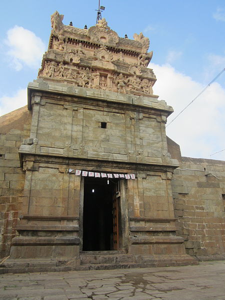 Tamilnadu Tourism: Erumbeeswarar Temple, Thiruverumbur – The Temple