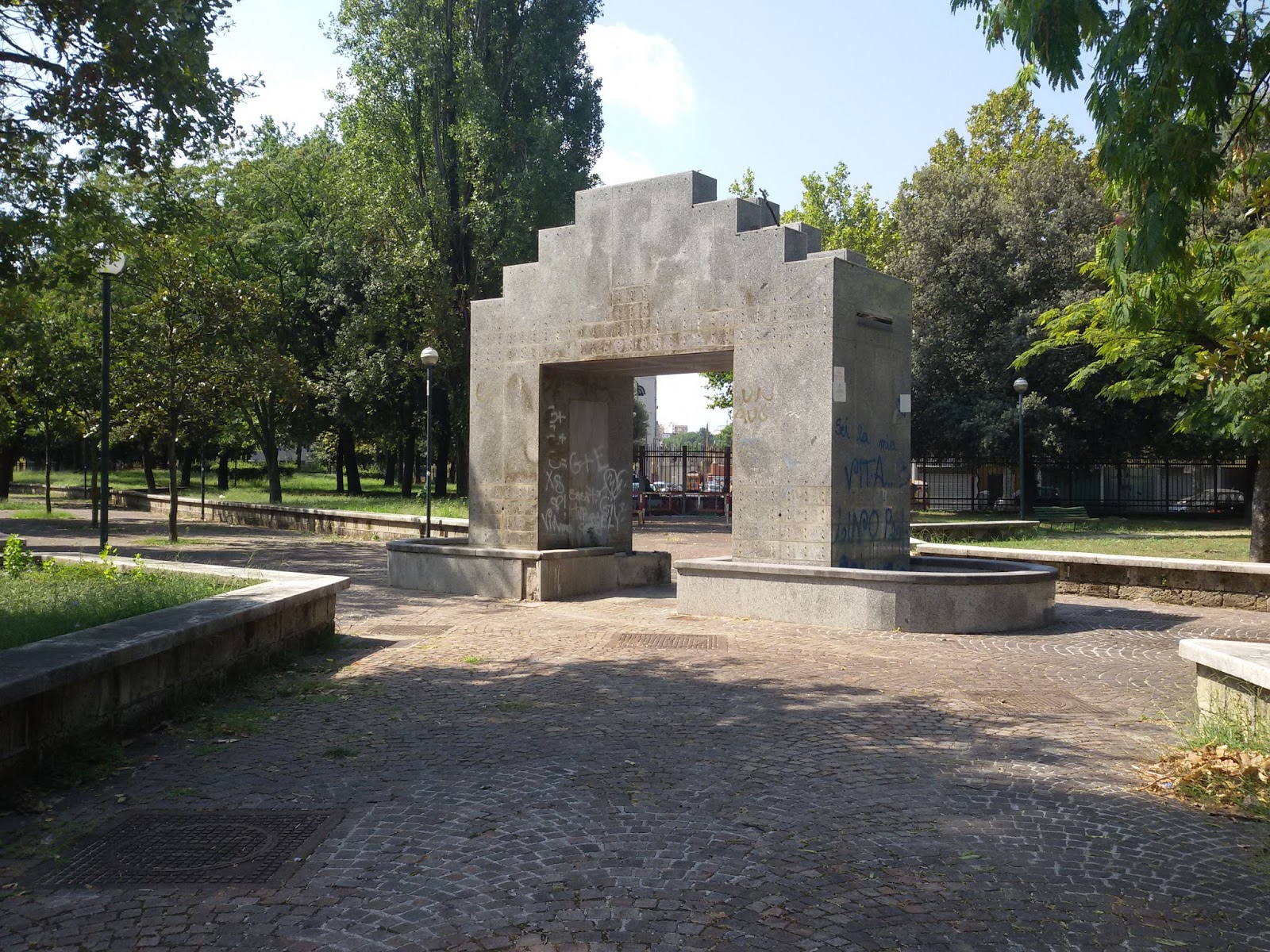 La Secondigliano abbandonata: 10 luoghi da rimettere a nuovo