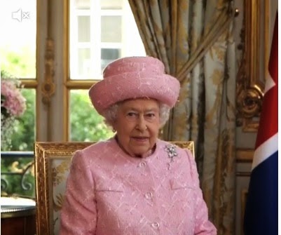 Queens of England: The Queen in Paris