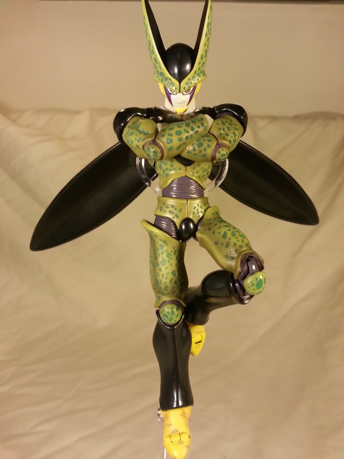 Import Monsters: Review: S.H. Figuarts Perfect Cell