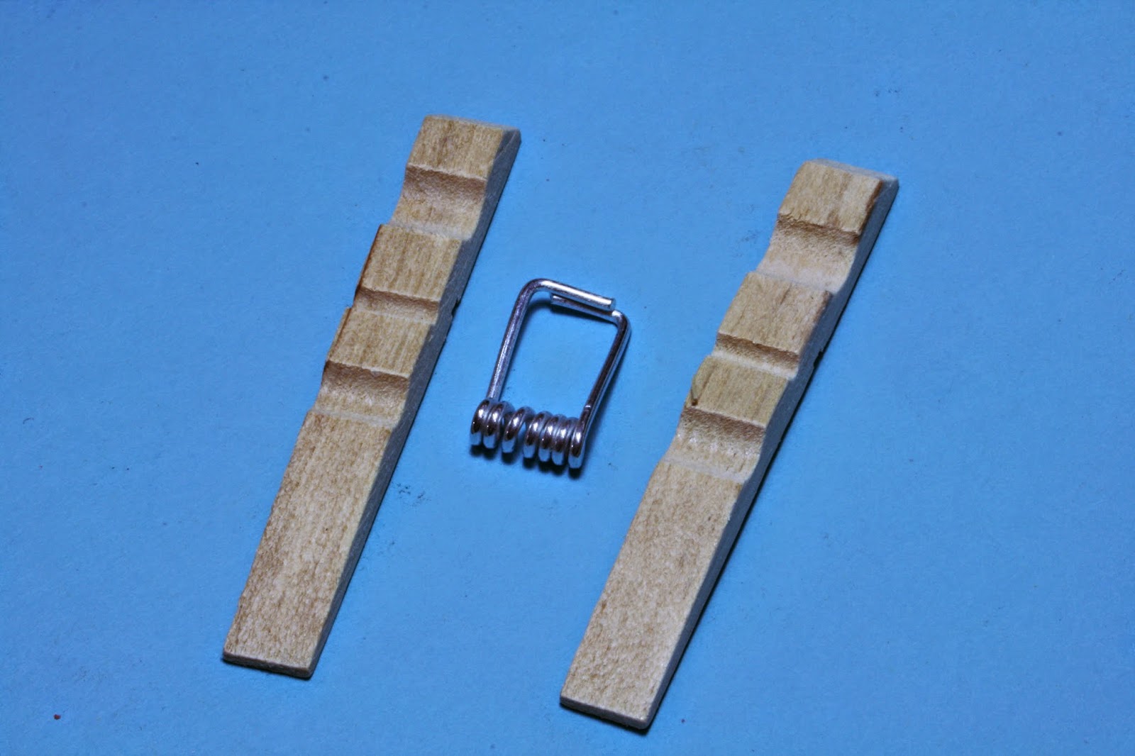 My other scale modeling page : Clothes Pins into modelers clamps