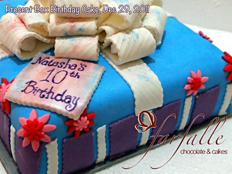 Farfalle Chocolate & Cakes: Present Box Birthday Cake