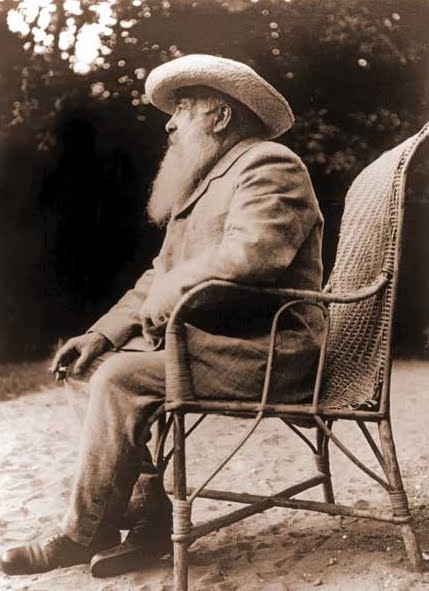 Rodeado de todas esas bellas flores, los reflejos en el agua del ...