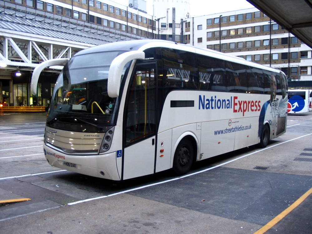 This is it in London: Travel To & Within London By Bus