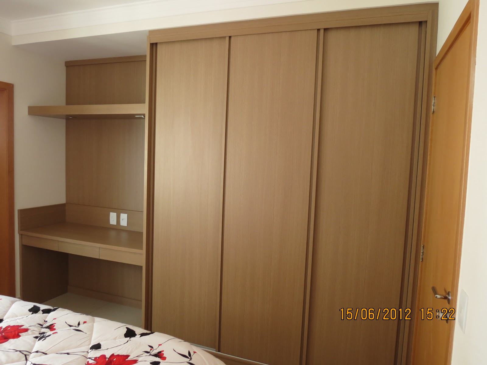 Marcenaria Arantes.: Armario em mdf, Carvalho avelã.