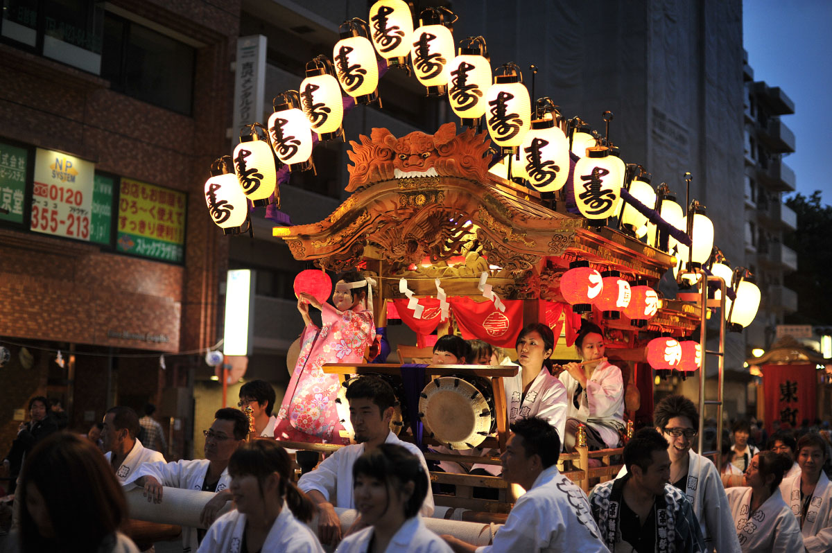 Tradisi-Tradisi Agama Shinto - AGAMA SHINTO