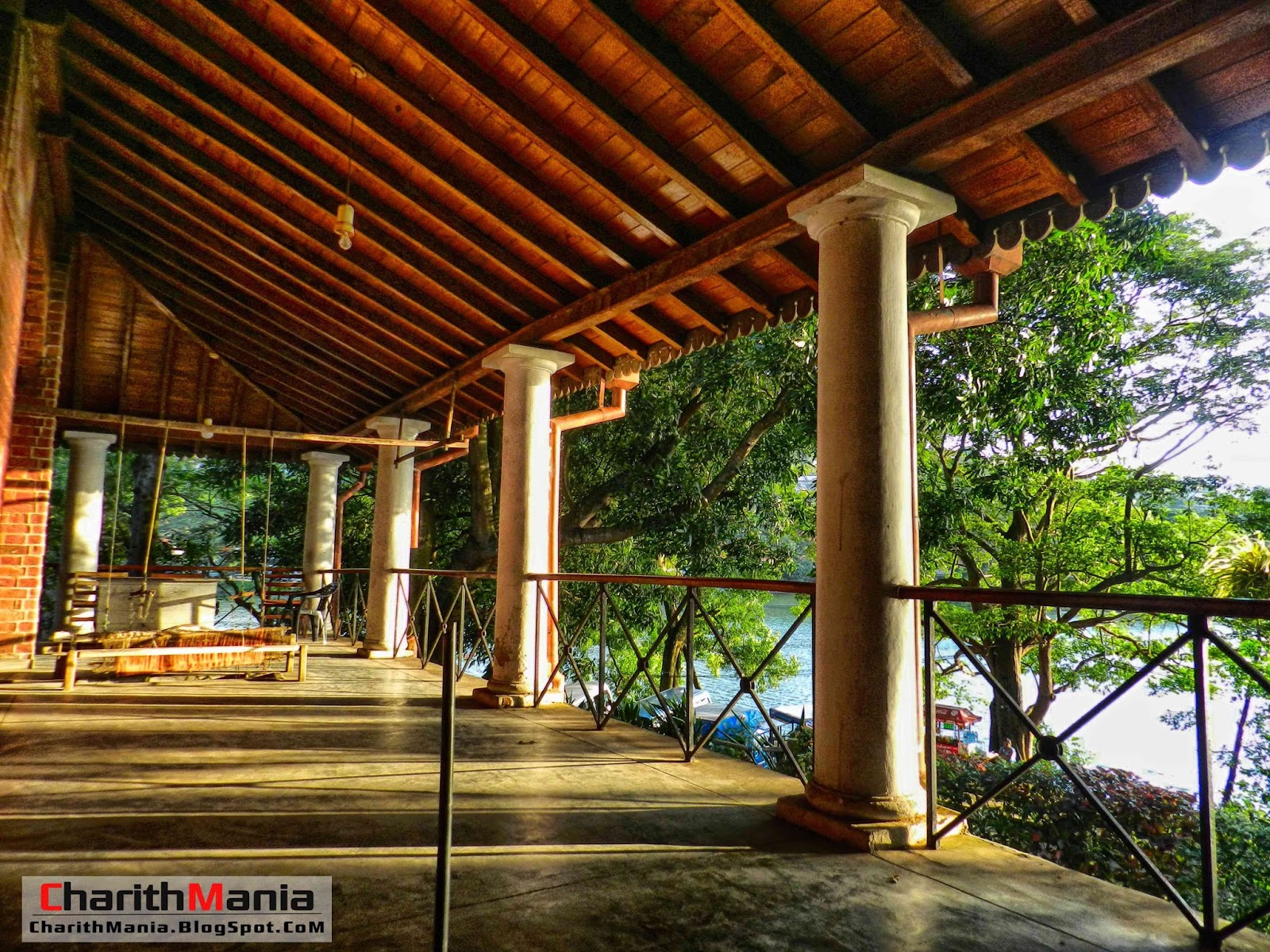 CharithMania: "Kandyan Art Association Centenary Cultural Centre"