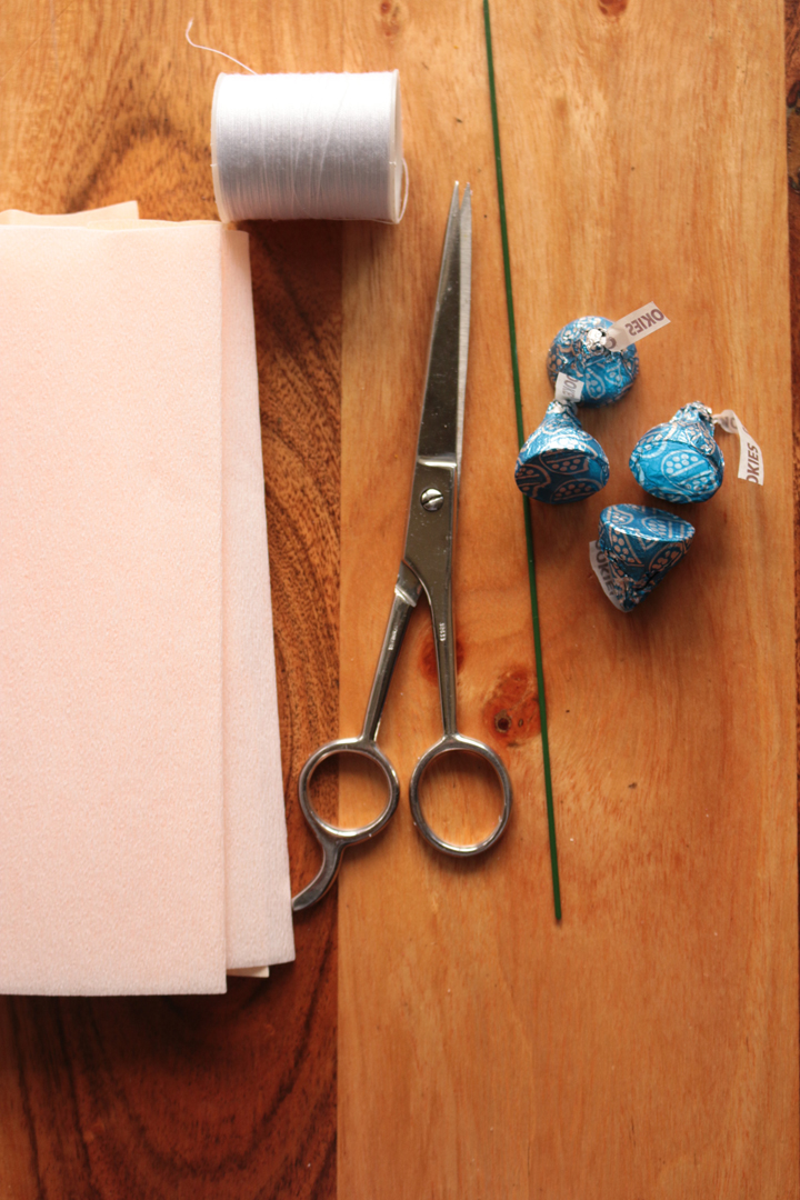 Mother's Day Crepe Paper Rose Instructions for a DIY Bonbonnierre ...