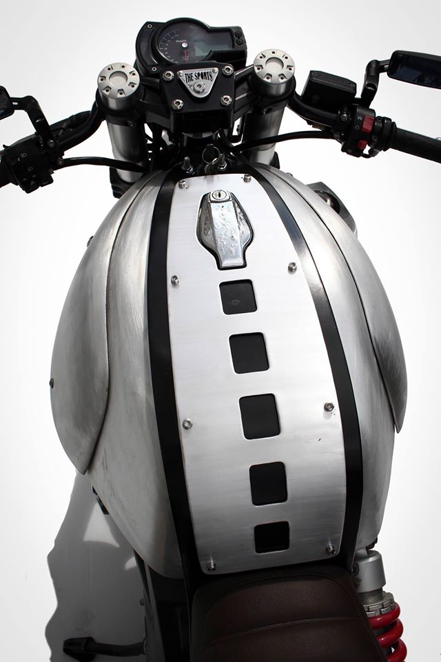 Benelli 600 CR / The Sports Custom