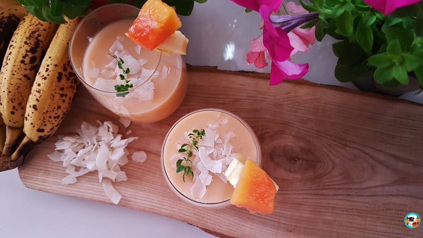 Smoothie de coco, plátano y papaya - ¡Huele Bien!