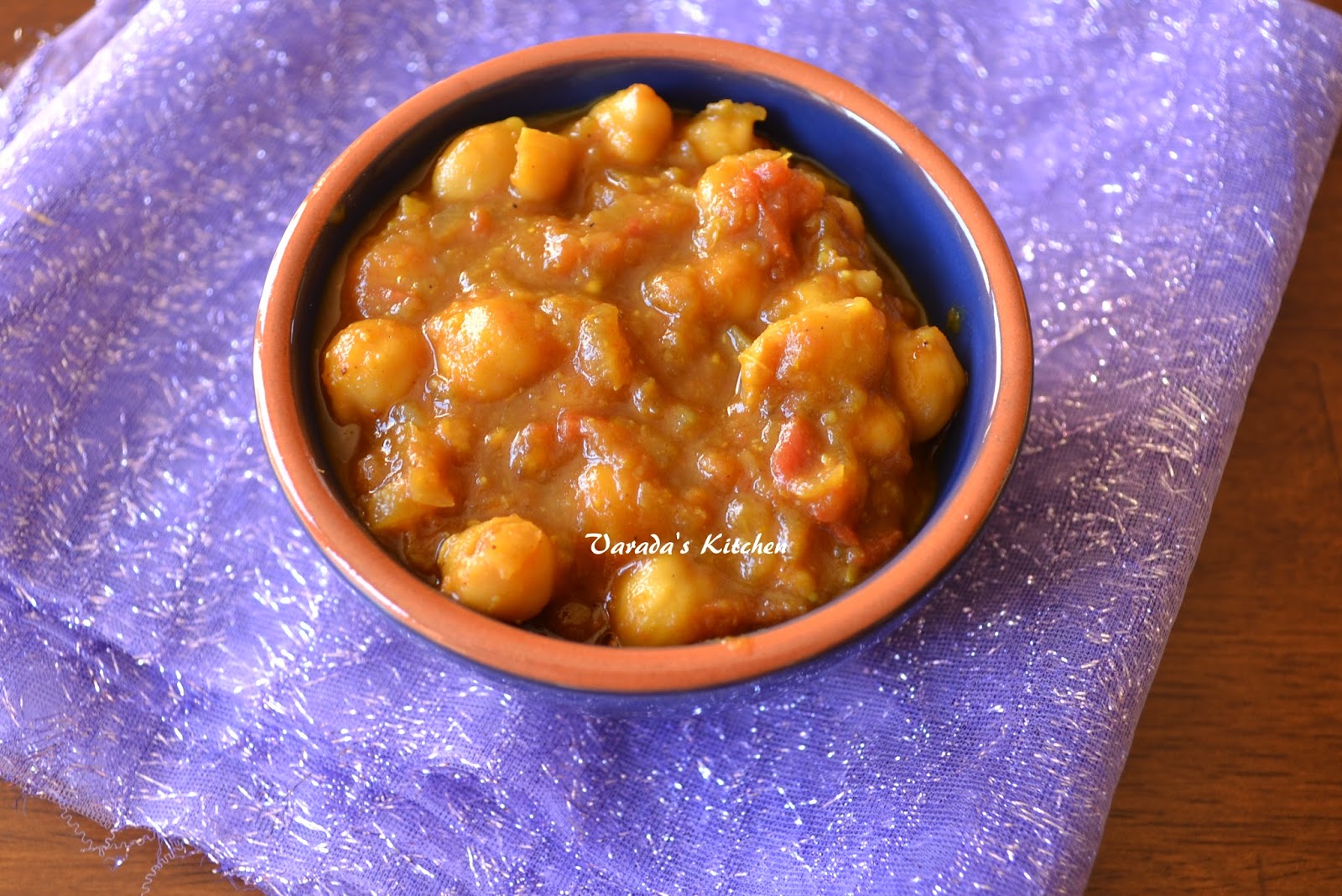 Varada's Kitchen and Garden: Samosa Chaat With Chole