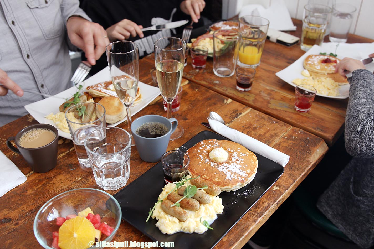 SILLÄ SIPULI: Tunnelmallinen Cafe Pispala ja brunssi