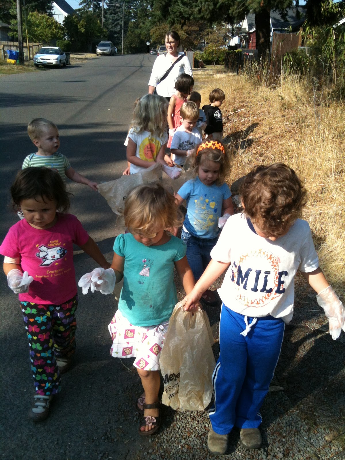 Tumbleweed Infant and Preschool House: Neighborhood Clean-Up