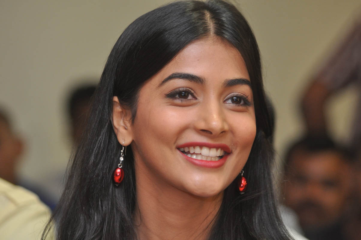 Mohenjo Daro Movie Actress Pooja Hegde Images And HD Wallpapers | Wiki