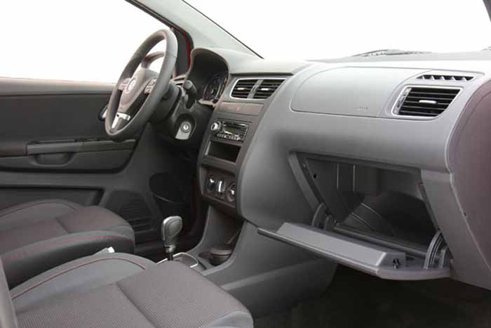 Novo VW Fox 2012 tem versões especiais SilverFox e BlackFox