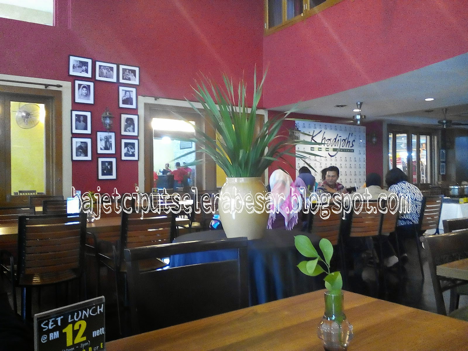 Khadijah's Kitchen - Ana Suhana