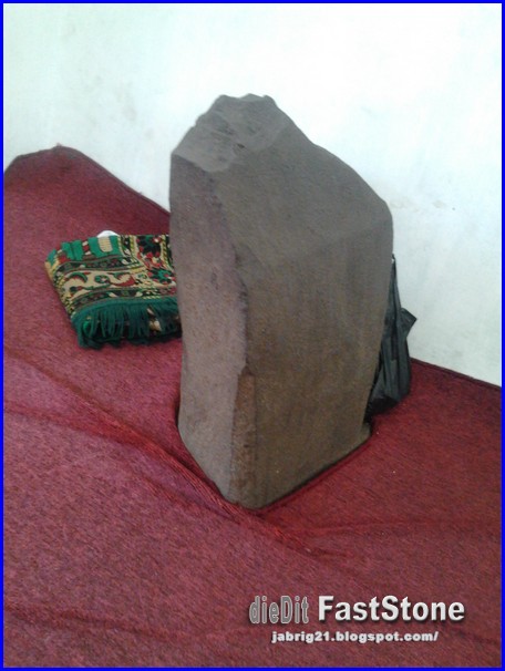 Blog Mang Nana: PRASASTI BATU TULIS di BOGOR