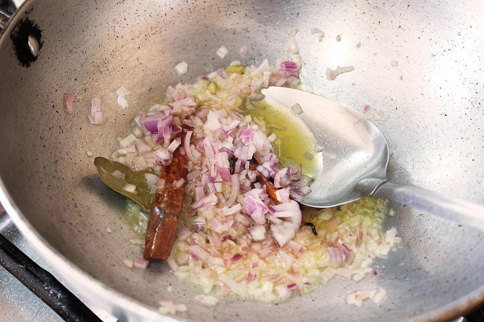 Doi Maach / Bengali Fish curry in Creamy Yogurt Sauce