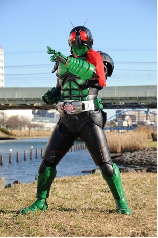 What's the deal with muscle suits this year? : r/KamenRider