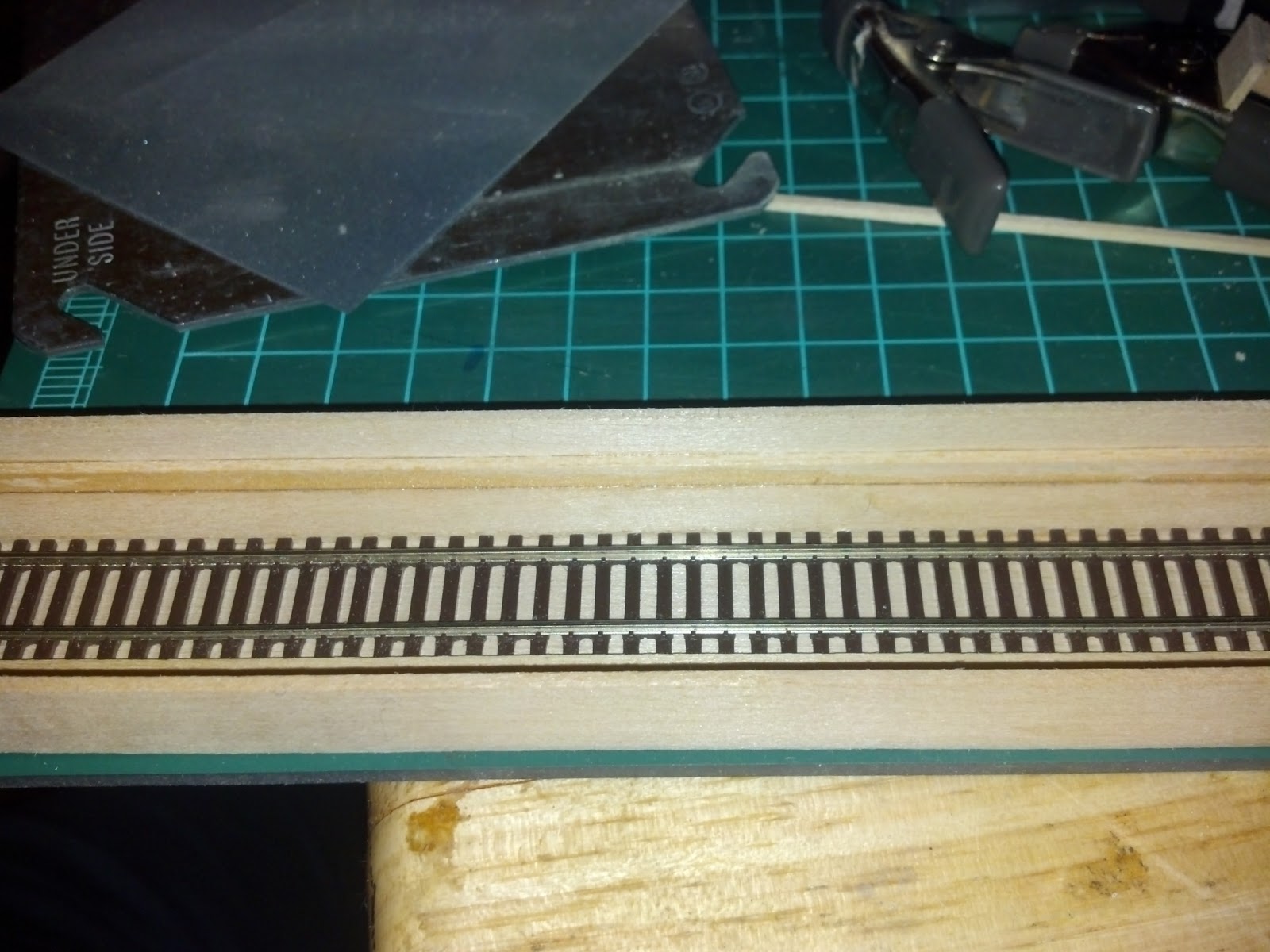 Rob's N-Scale Railway: Scratch built girder bridge