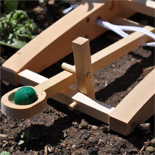 Making Catapult Baskets | Play Catapult
