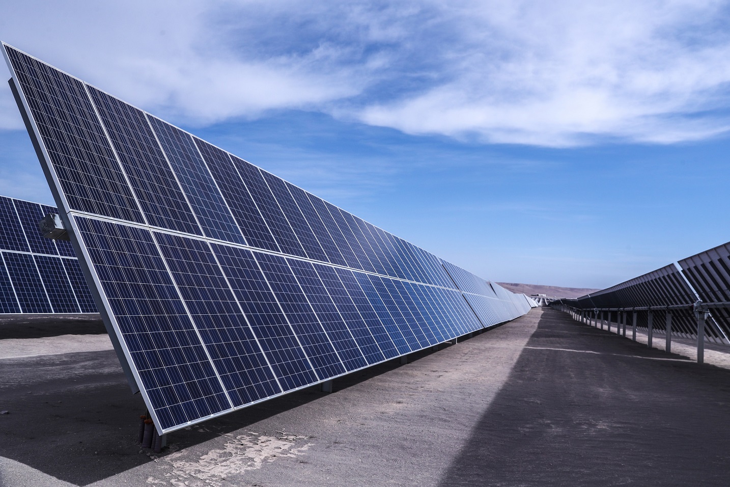 DESARROLLO PERUANO: Nuestra Más Grande Central Eléctrica Solar