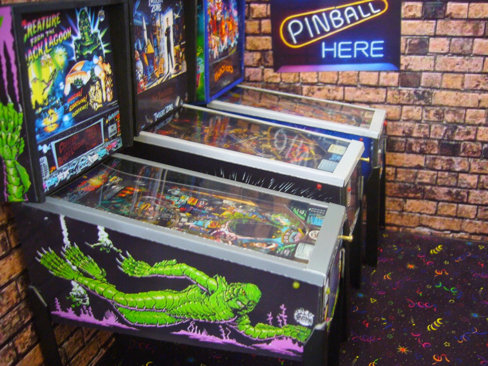 Shrink Ray Miniatures: Pinball Alley - Teensy Tiny Version