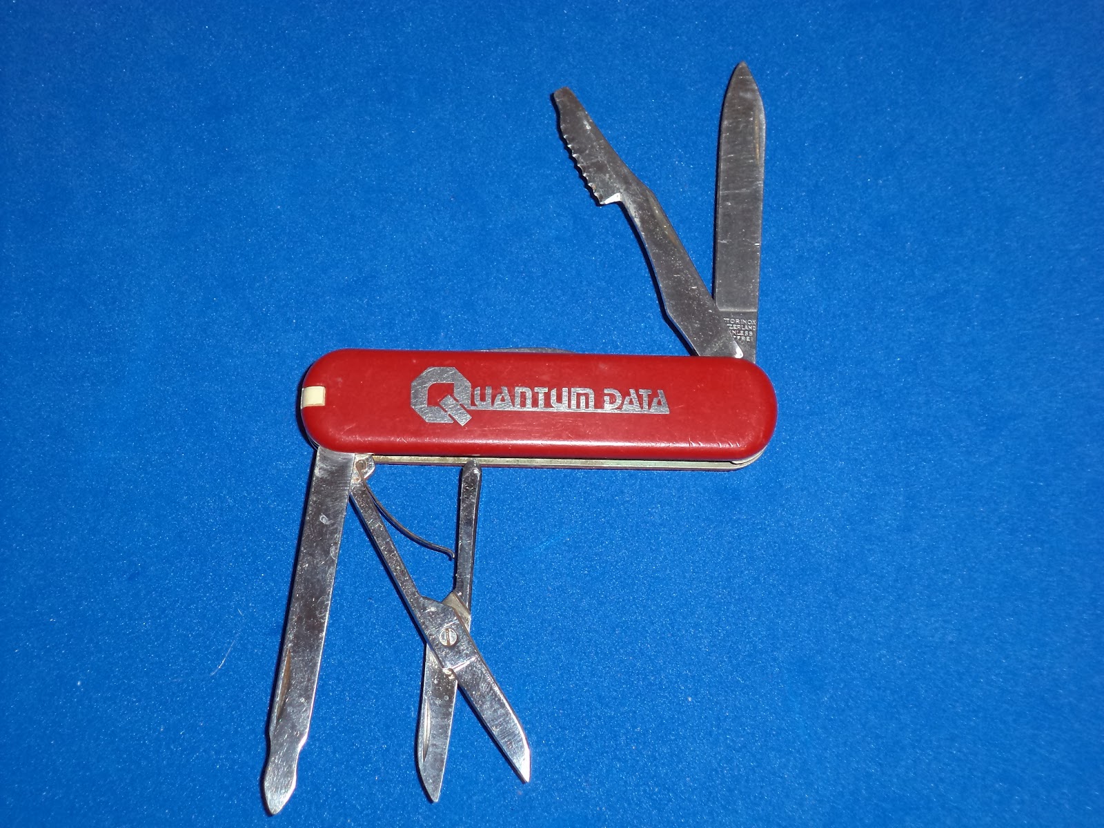 I Love SAK's: Victorinox Executive - Quantum Data Executive