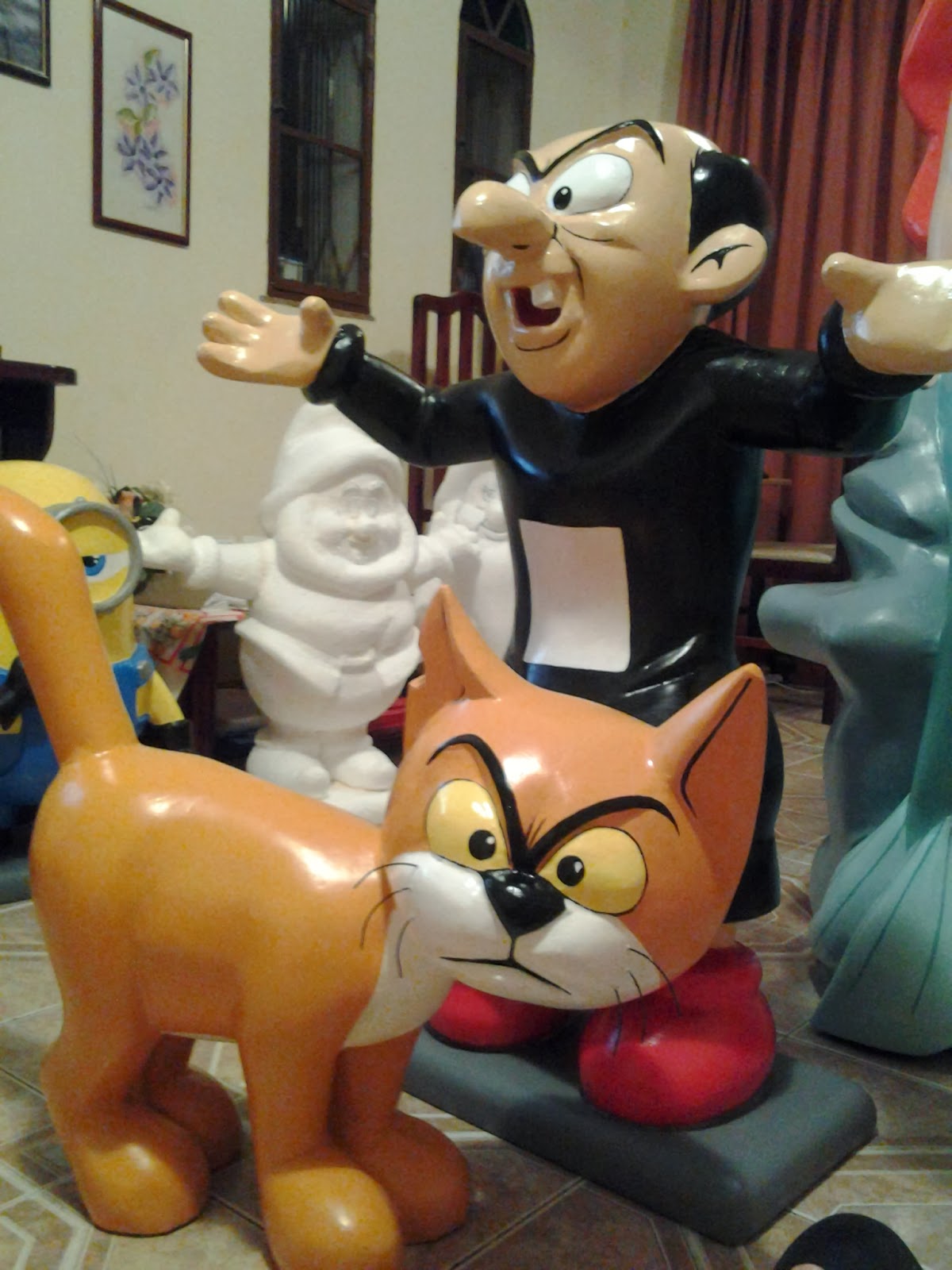 Carlos Esculturas Locações: GARGAMEL & GATO CRUEL