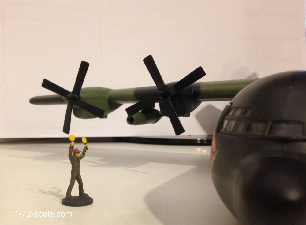 oneseventytwoscale.com: Lockheed AC-130 Hercules Gunship - Toys for ...