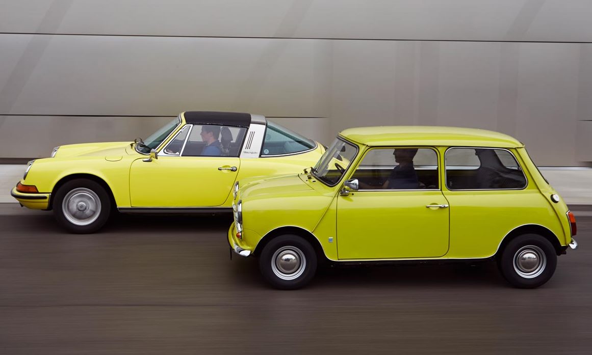 Con 54 años Mini saluda al Porsche 911 por sus 50 : Autoclassic Uruguay ...