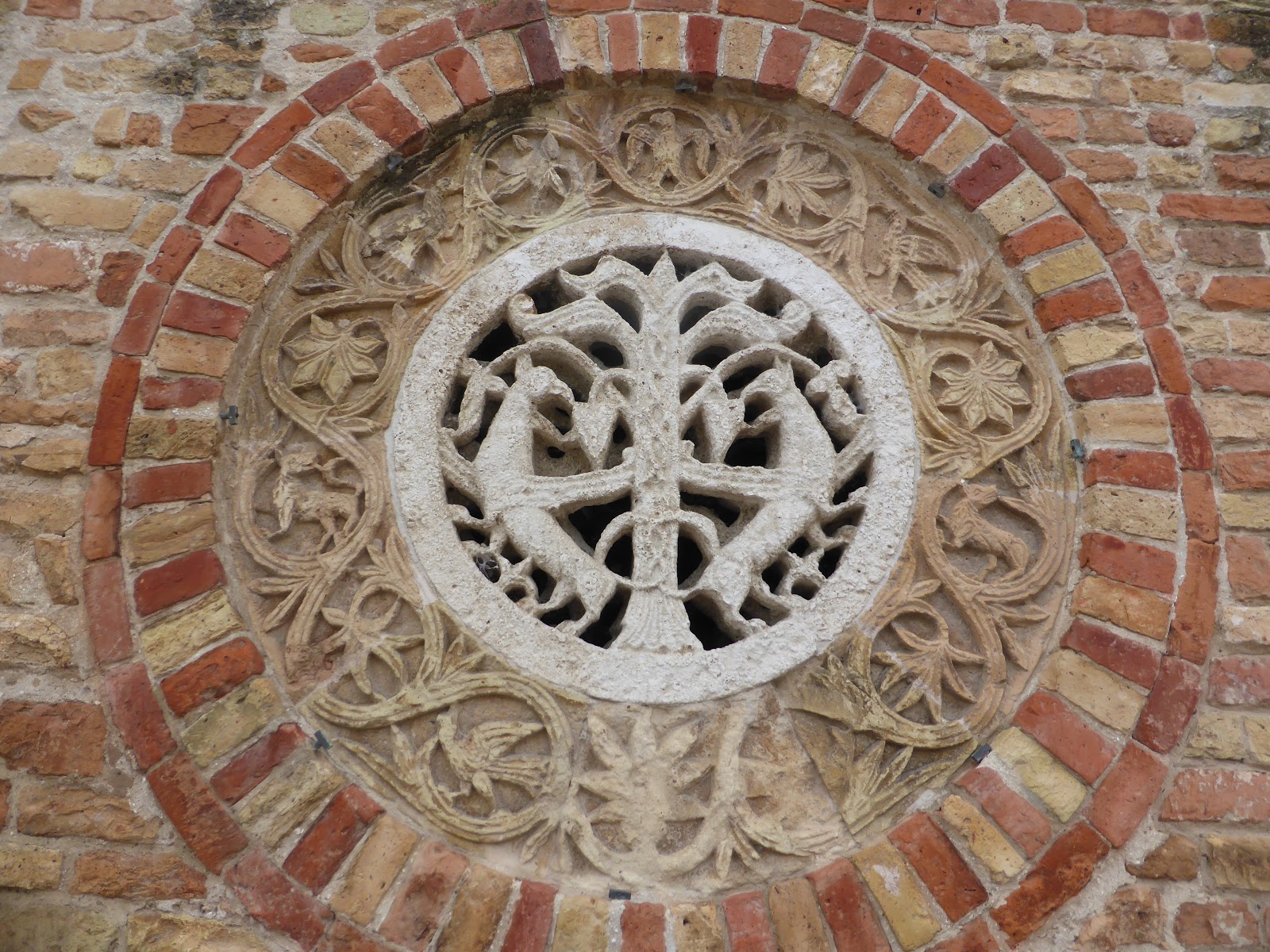 Paroles d'Arts, Tina Anderlini: MEDIEVAL CLOTHING AND TEXTILES