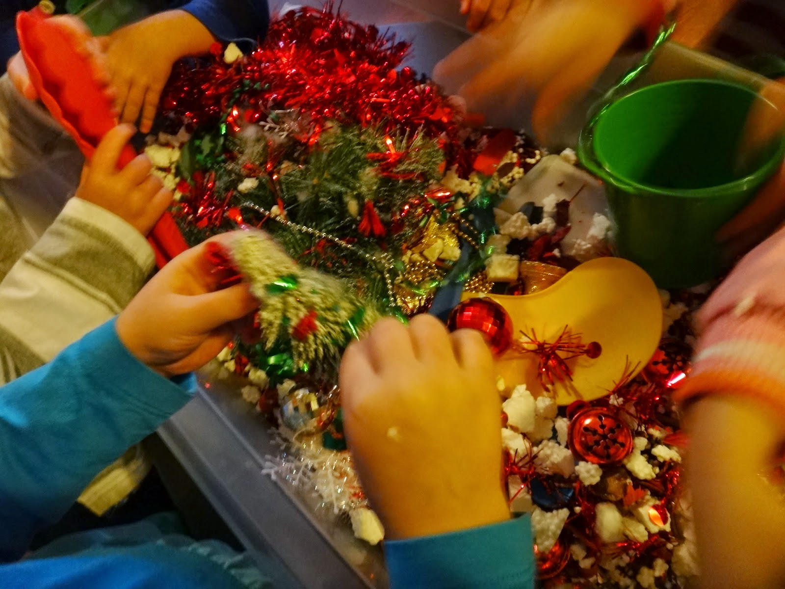 Little Stars Learning: Christmas Sensory Bin