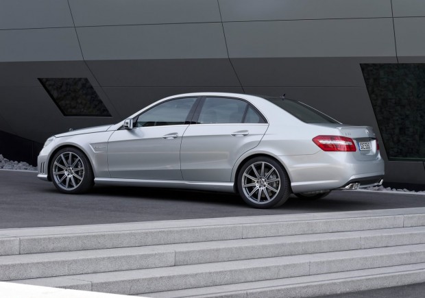 Mercedes Classe E: Mercedes Classe E AMG 2012, ganha novo motor