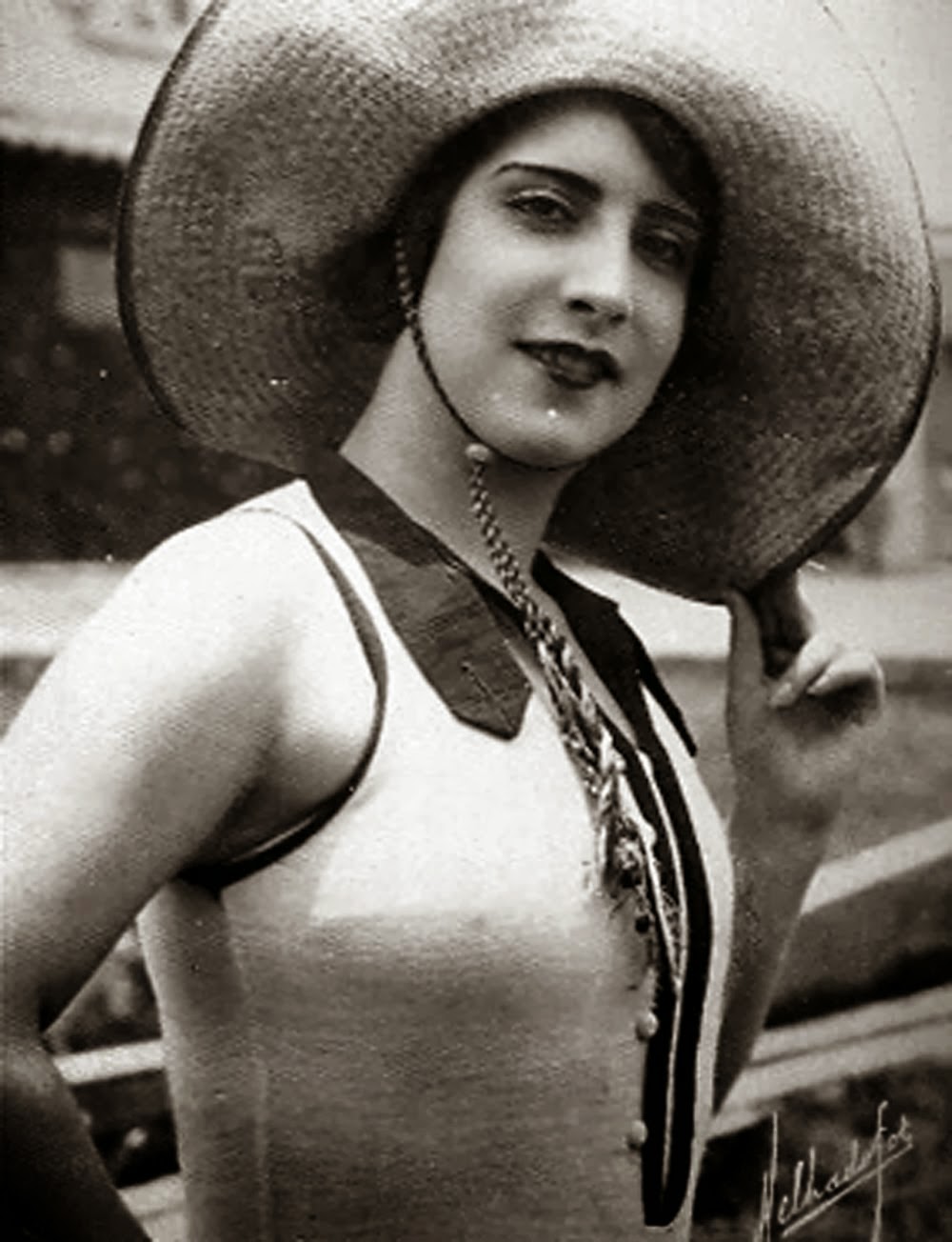 Las Verdaderas Mujeres Asesinas: María Teresa Landa: "Miss México"