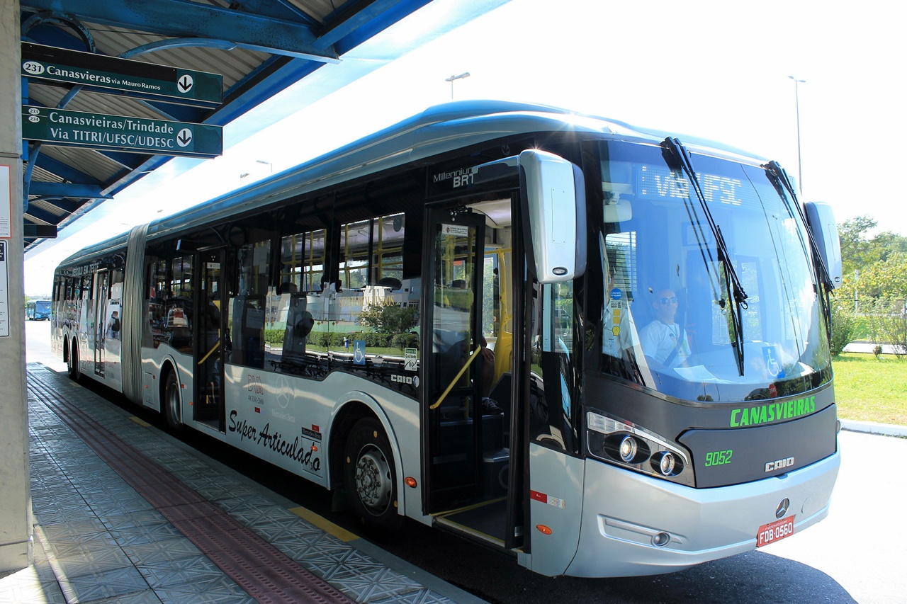 Floripa Ônibus: Mercedes-Benz O-500 UDA