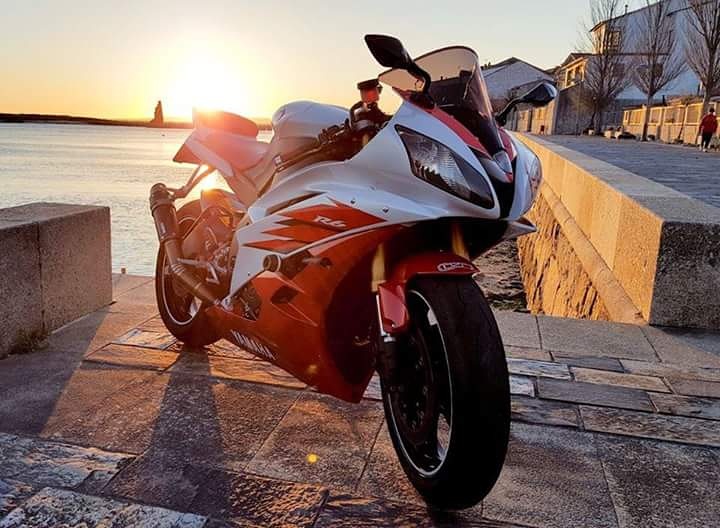 Hot Orange And White Yamaha Heavy Bikes Wallpaper | Sid Rehmani | Land ...