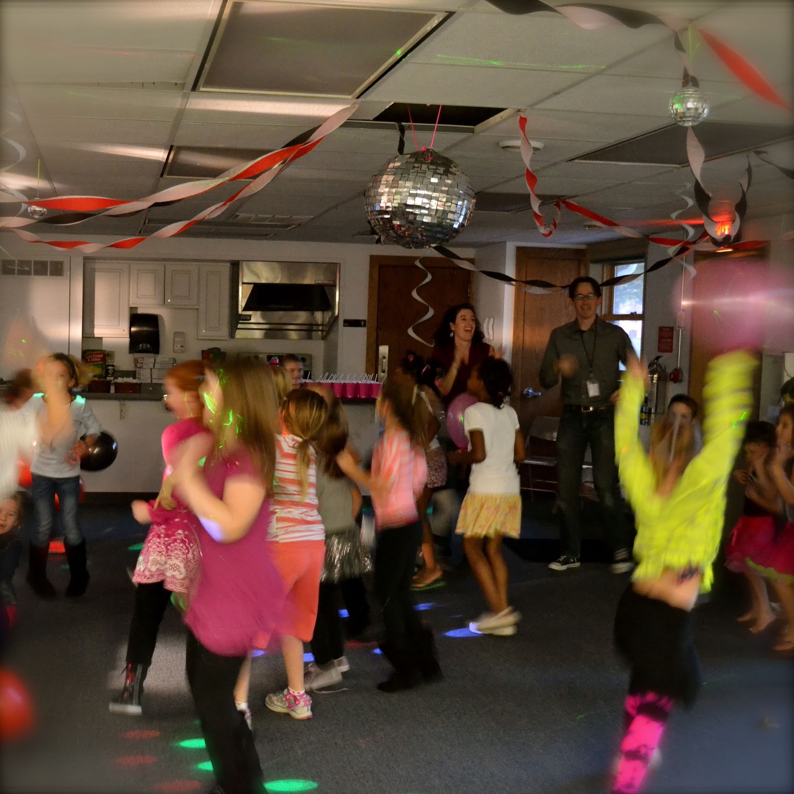 Handmade Pretties: Do It Yourself: Disco Ball Pinata