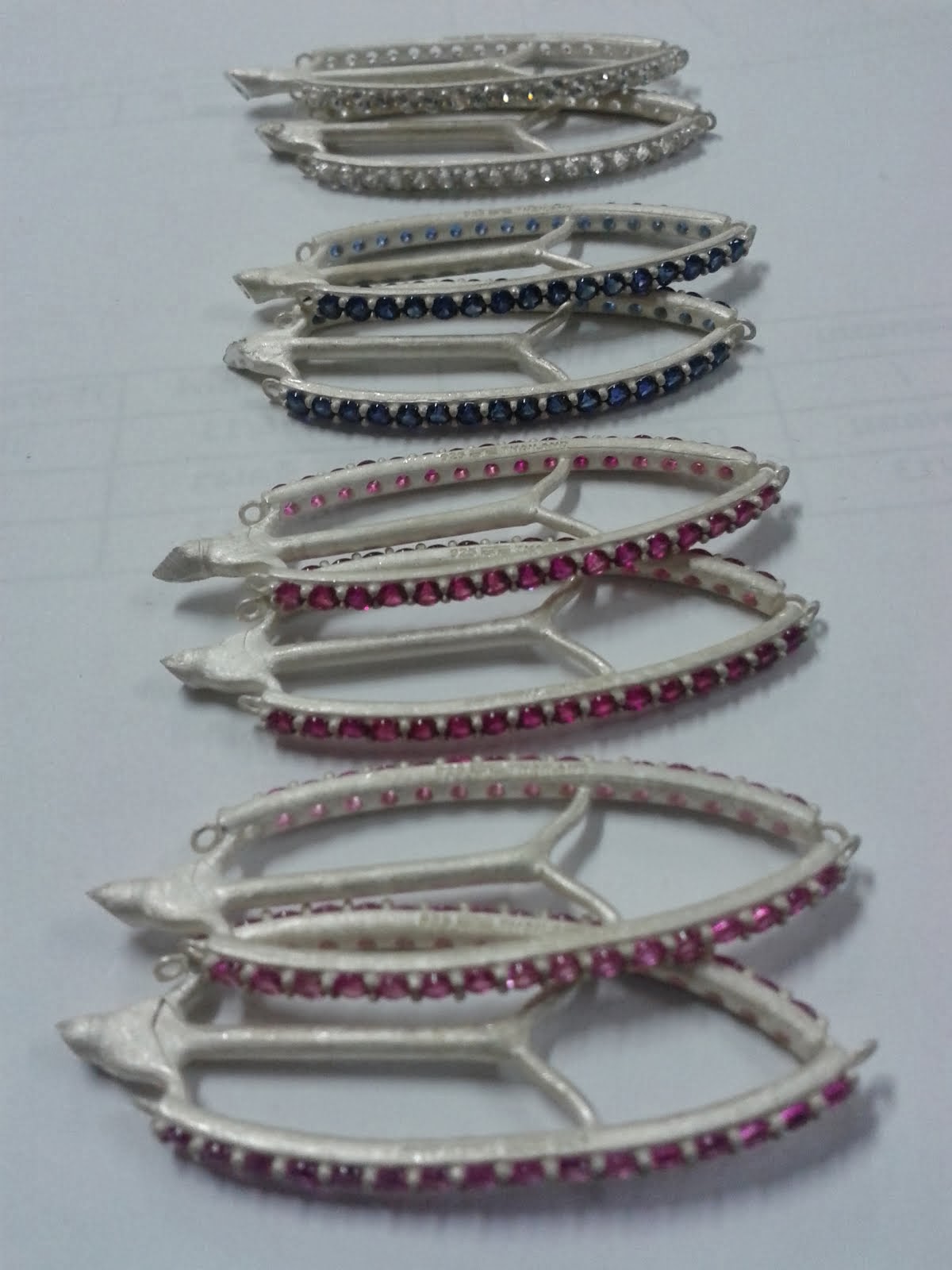 Sanjewelry buffet: ฝังพลอยที่เทียน: wax setting process.