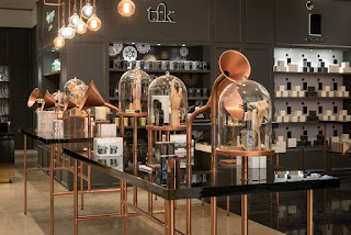 RetailStoreWindows.com: Selfridges, London