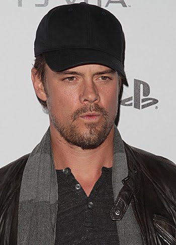 STARS COME OUT FOR OFFICIAL PS VITA LAUNCH